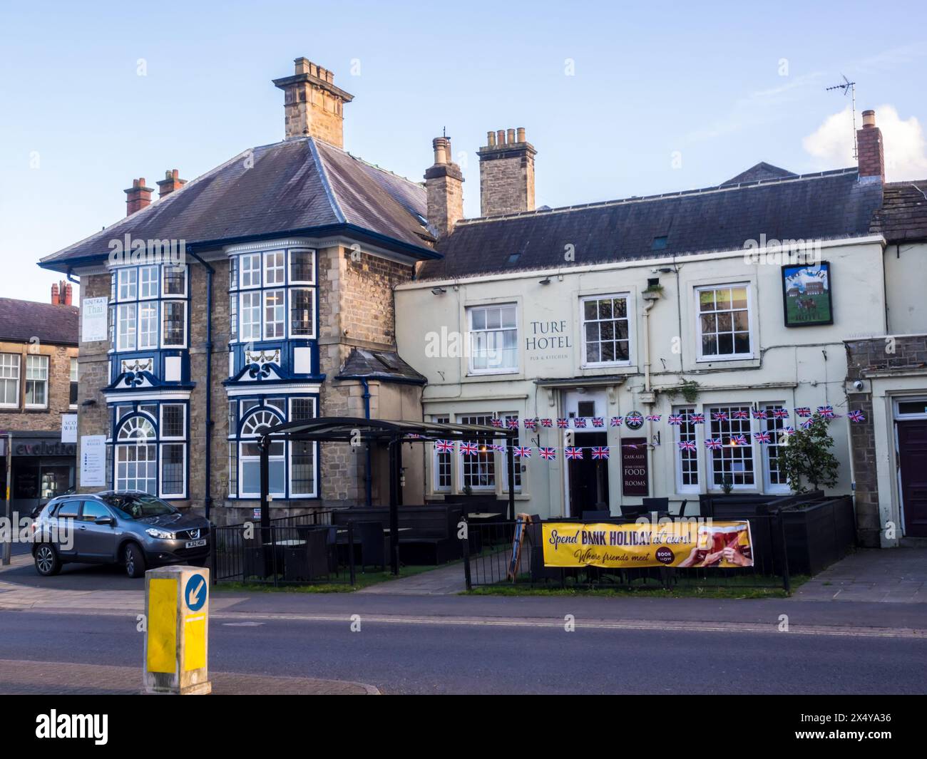 Turf hotel hi-res stock photography and images - Alamy