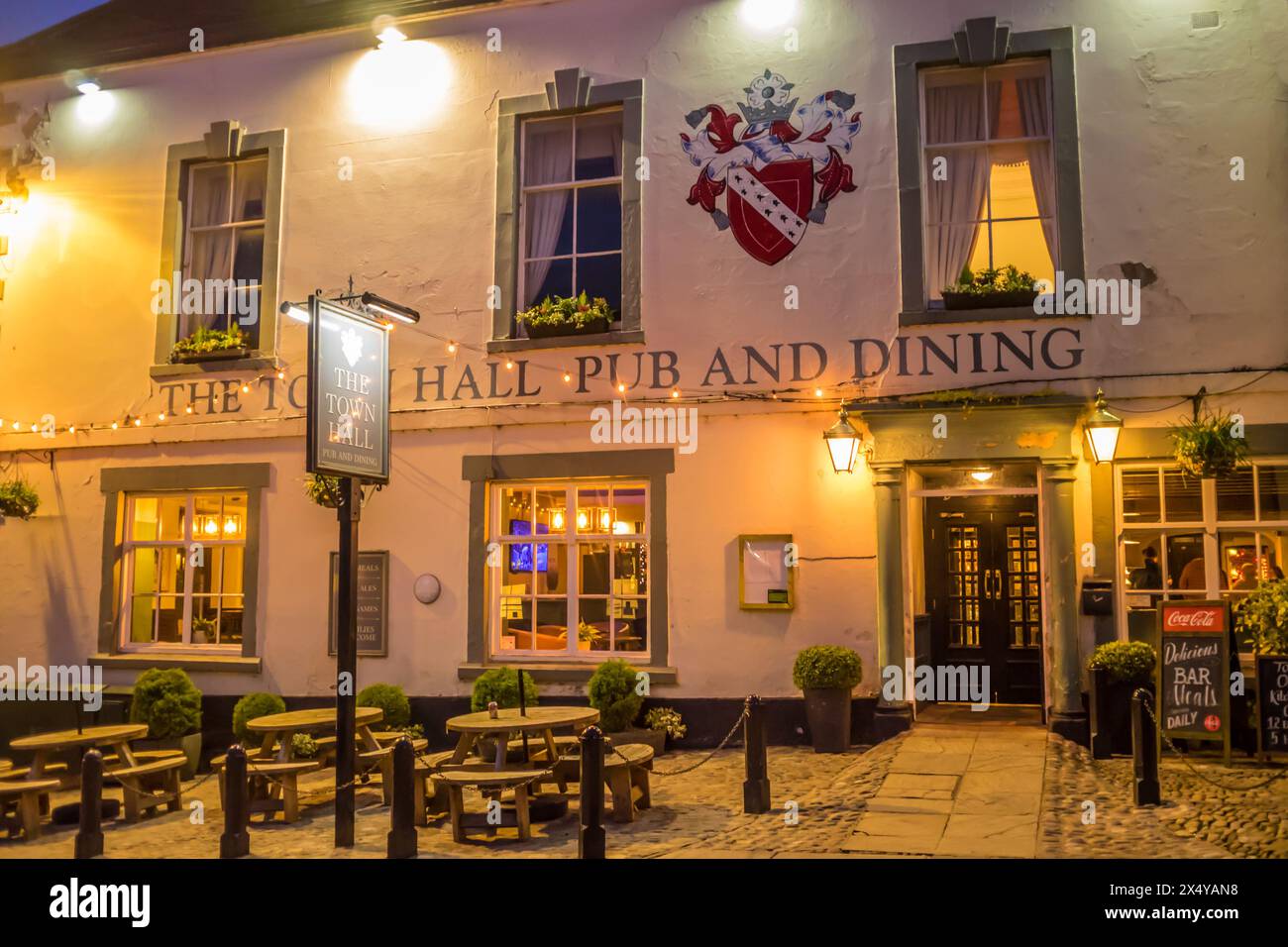 Town hall richmond restaurant hi-res stock photography and images - Alamy