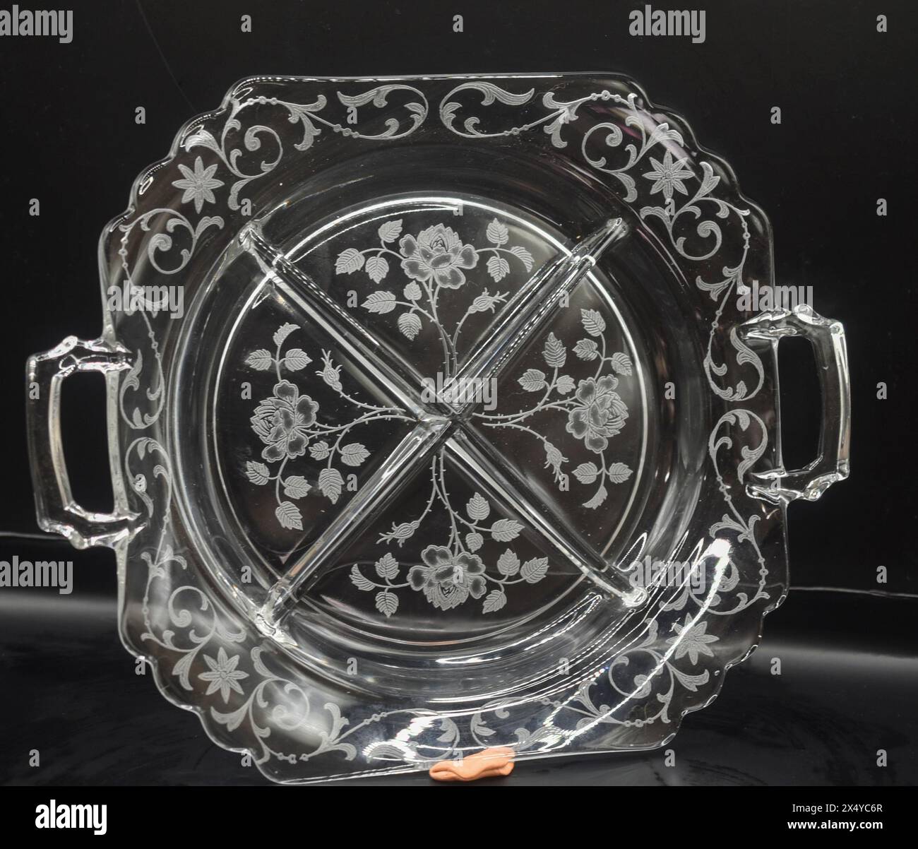 Elegant servingware hi-res stock photography and images - Alamy