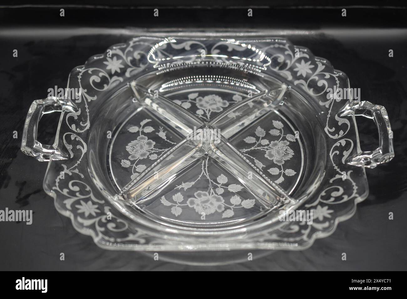 Elegant servingware hi-res stock photography and images - Alamy