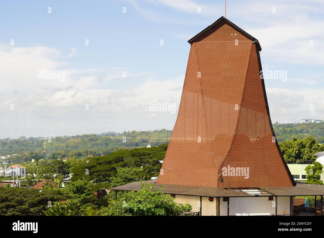 Roof construction skyscraper hi-res stock photography and images - Alamy