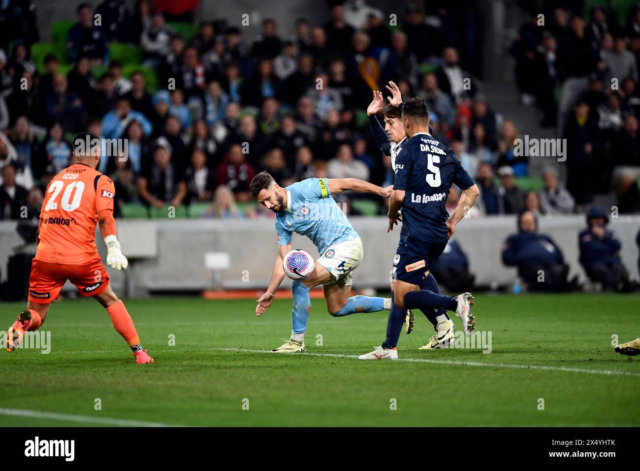 Matthew leckie playing football hi-res stock photography and images - Alamy