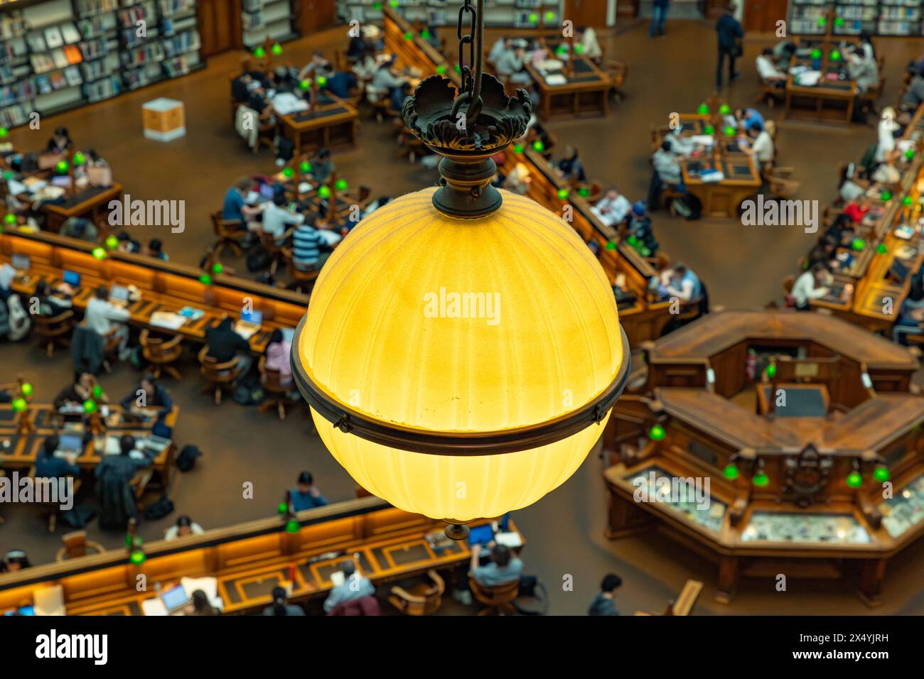 MELBOURNE, AUSTRALIA - APRIL 12, 2024: Vintage Lamp in the Main Hall of ...