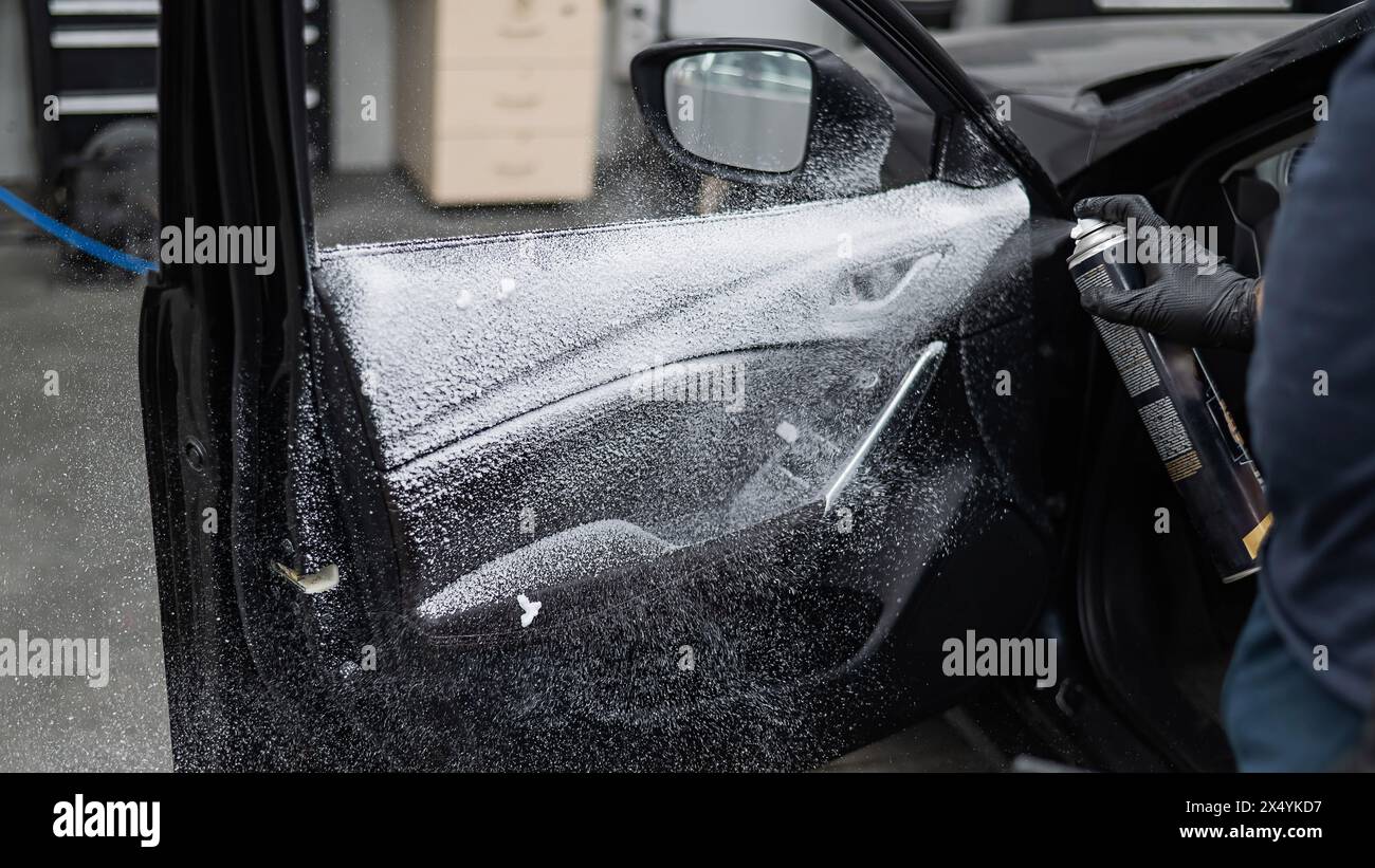 Applying foam car hi-res stock photography and images - Alamy