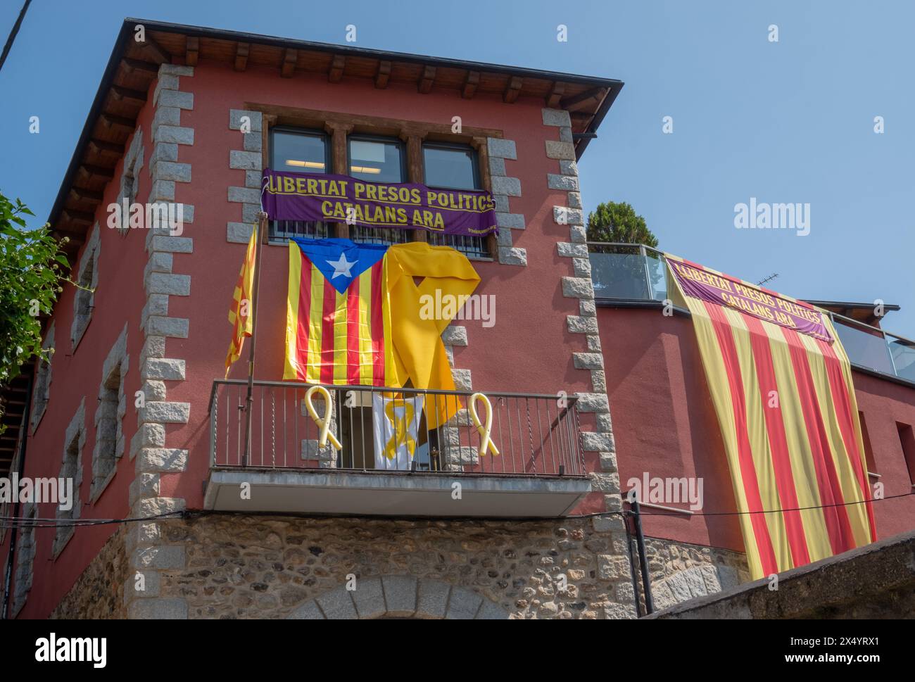 spain enclave llivia france cerdagne independance flag Stock Photo - Alamy