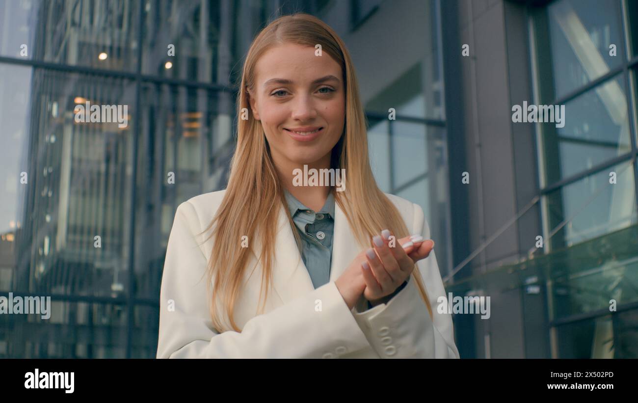 Happy smiling caucasian woman ambitious businesswoman business lady ...