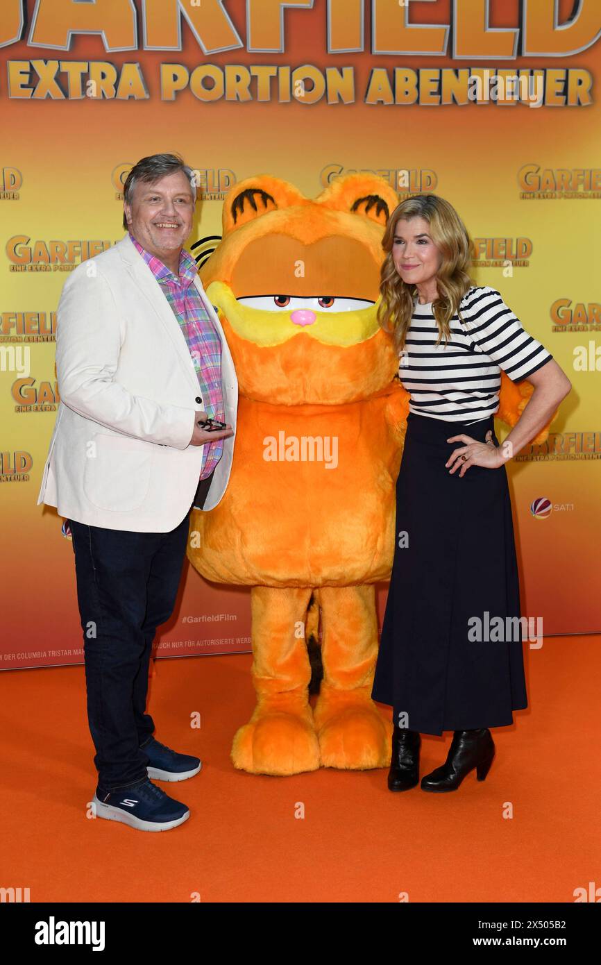 Hape Kerkeling und Anke Engelke bei der Premiere GARFIELD EINE EXTRA ... Hape Kerkeling und Anke Engelke bei der Premiere GARFIELD EINE EXTRA ...