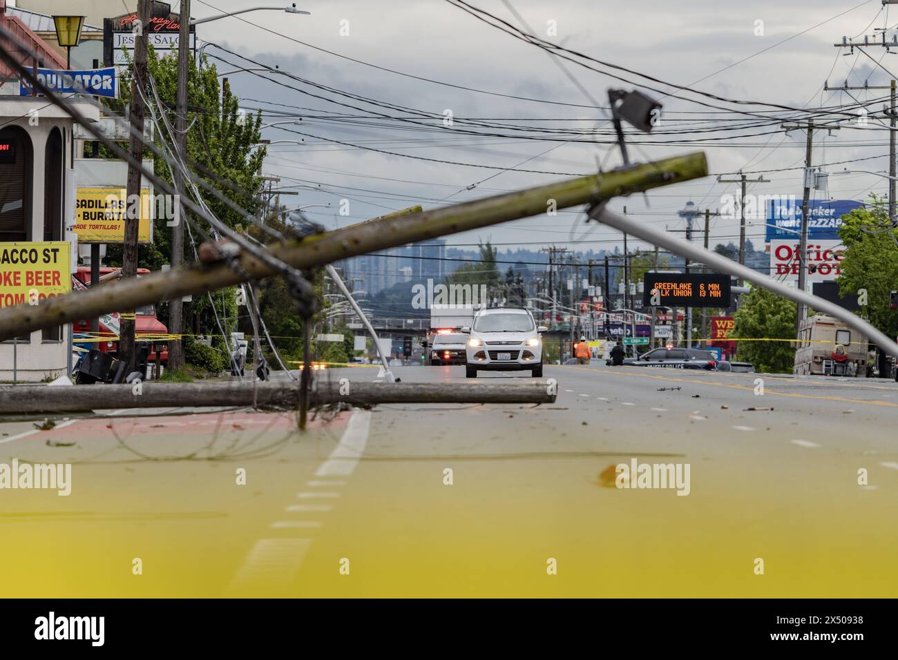 Shoreline, United States. 05th May, 2024. A leaning power pole as a ...