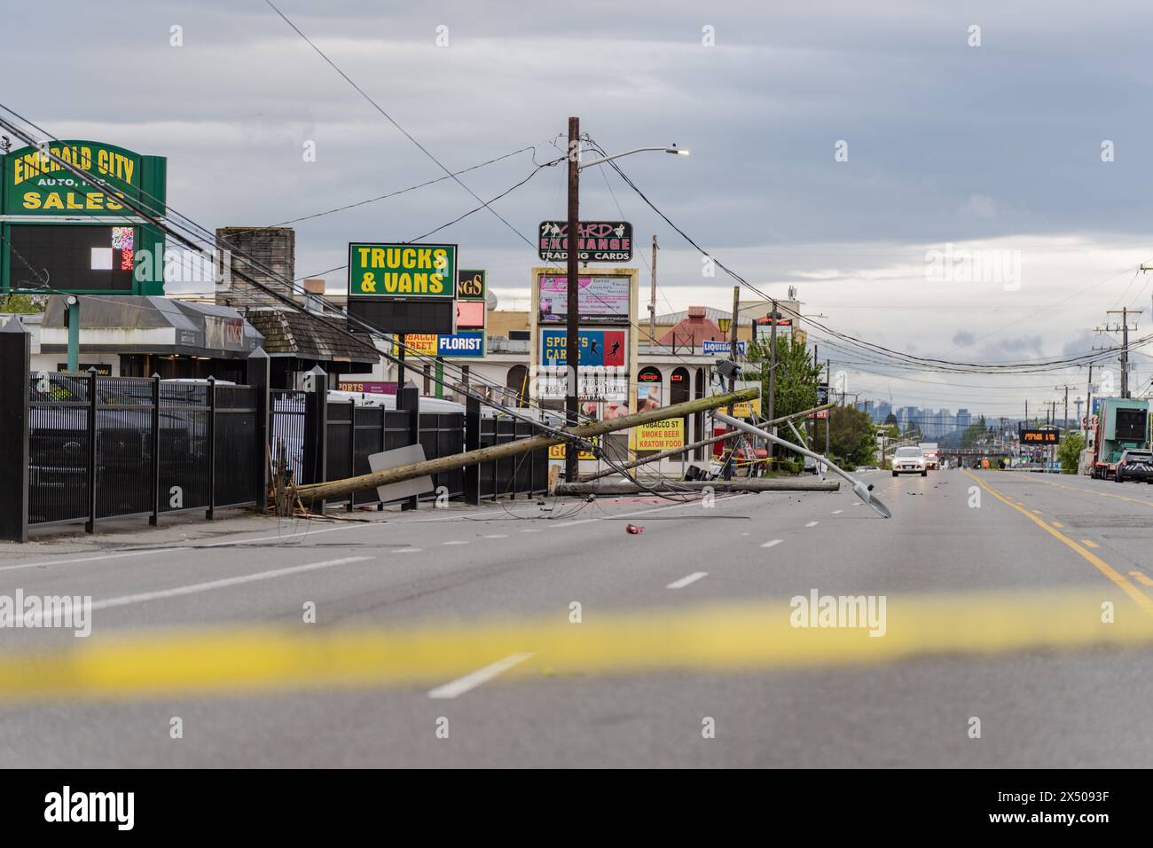 Shoreline, United States. 05th May, 2024. A view of a leaning power ...