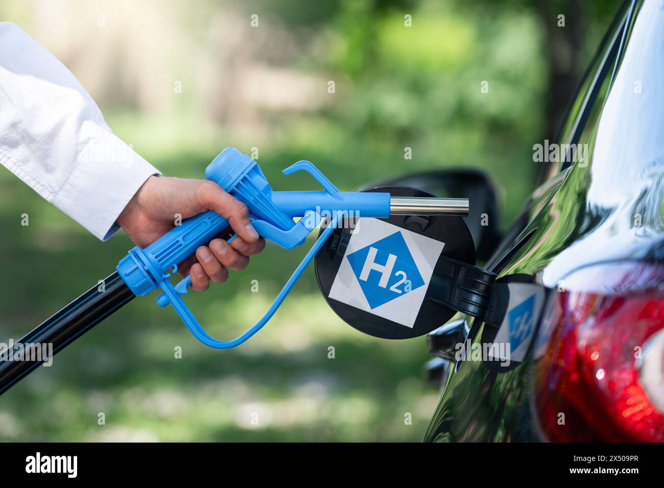Hydrogen fuel pump station hi-res stock photography and images - Alamy
