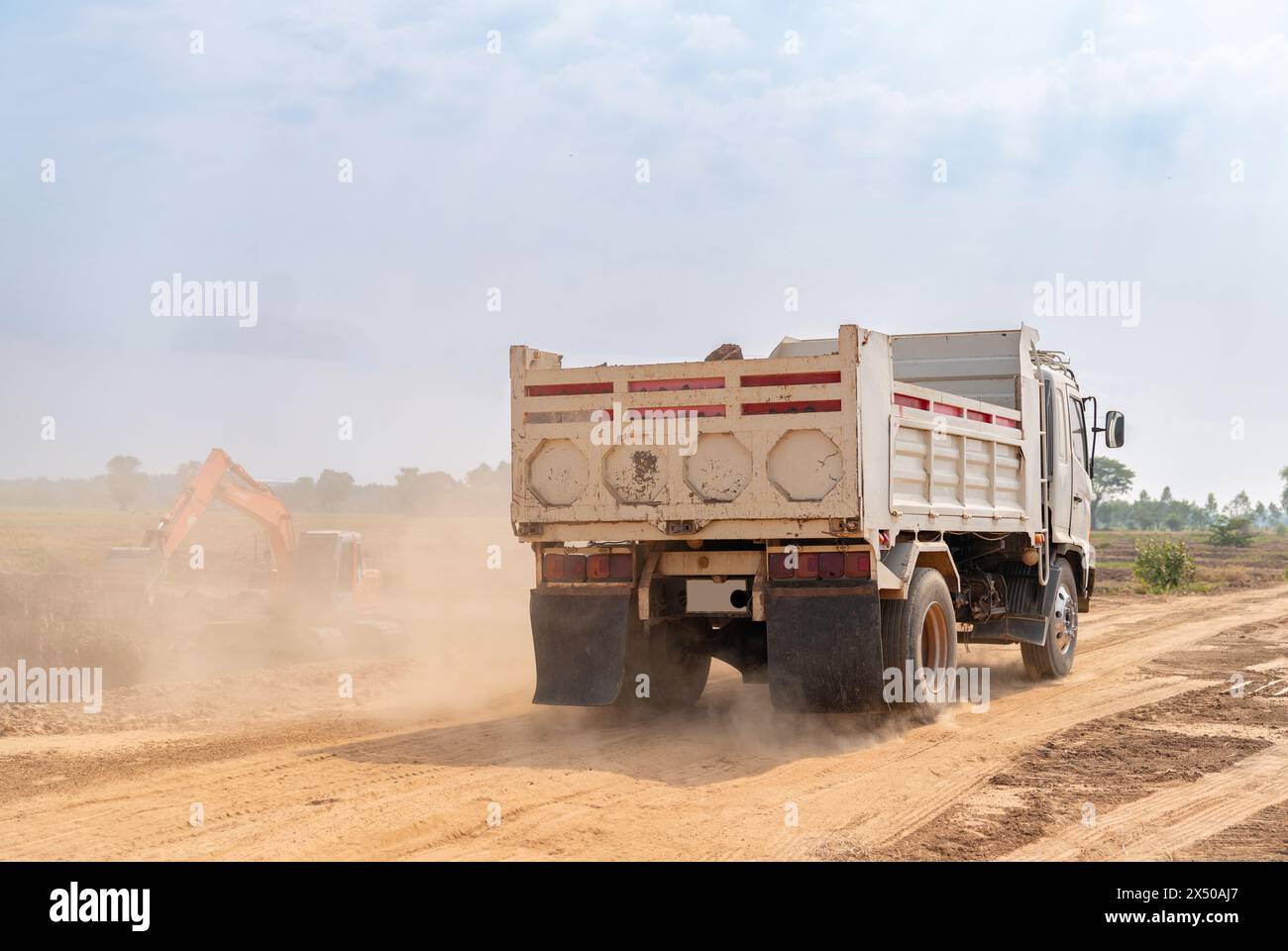 Dump truck dumping soil hi-res stock photography and images - Alamy