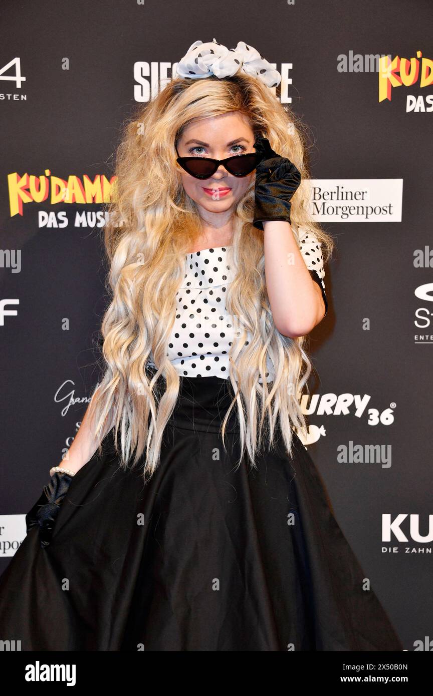 Nadine Trompka bei der Premiere des Musicals Ku damm 59 - Das Musical ...