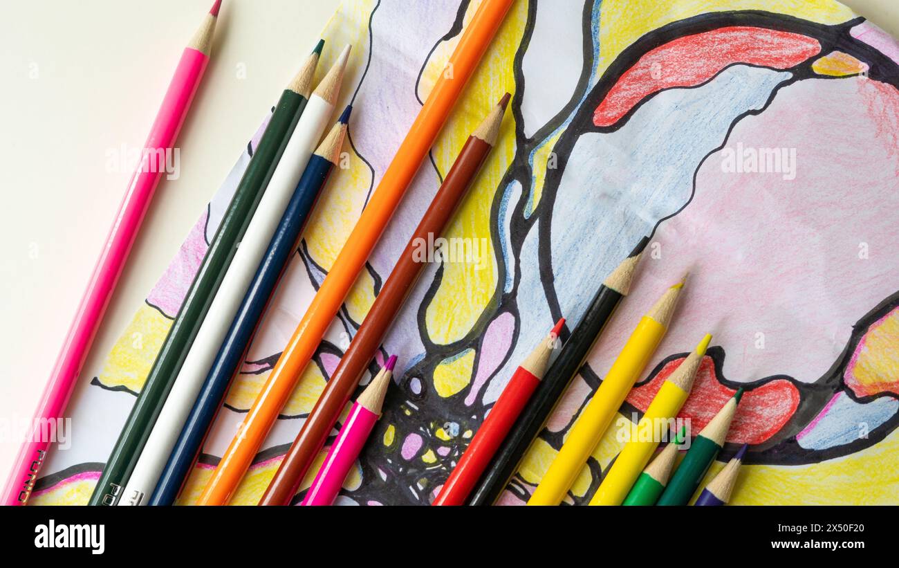 Neurographic art therapy draws intricate patterns, enhancing ...