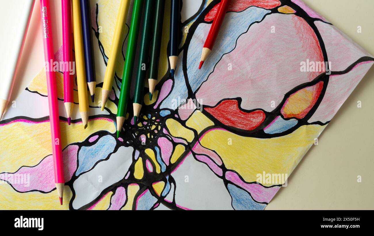 Neurographic art therapy draws intricate patterns, enhancing ...