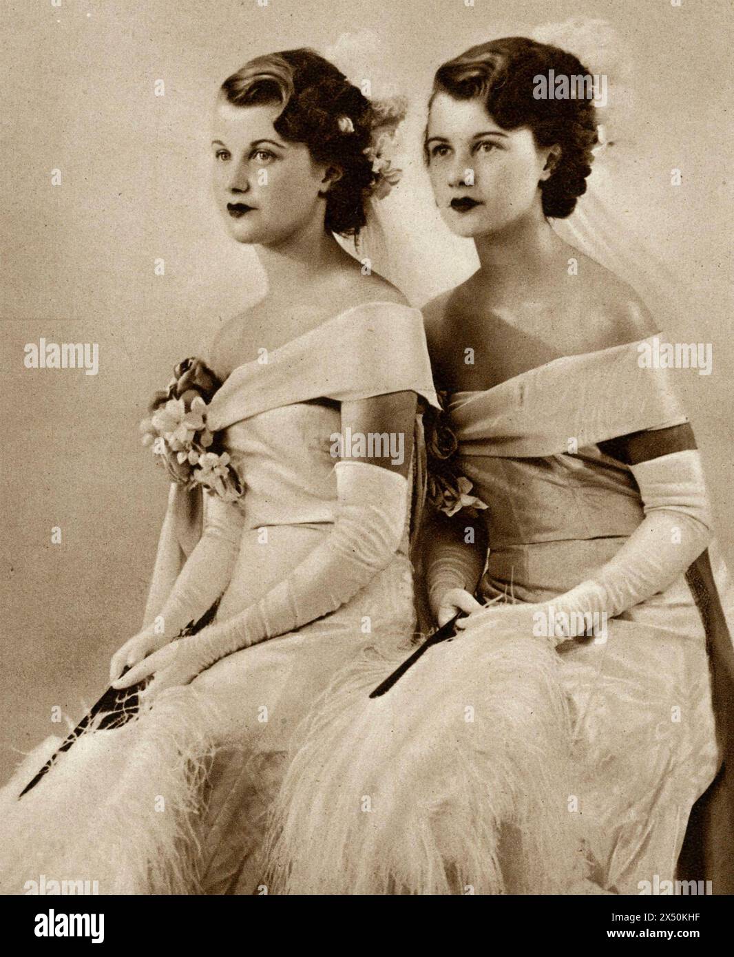 PAGET SISTERS. English identical twins Celia (left) and Mamaine in 1935 ...