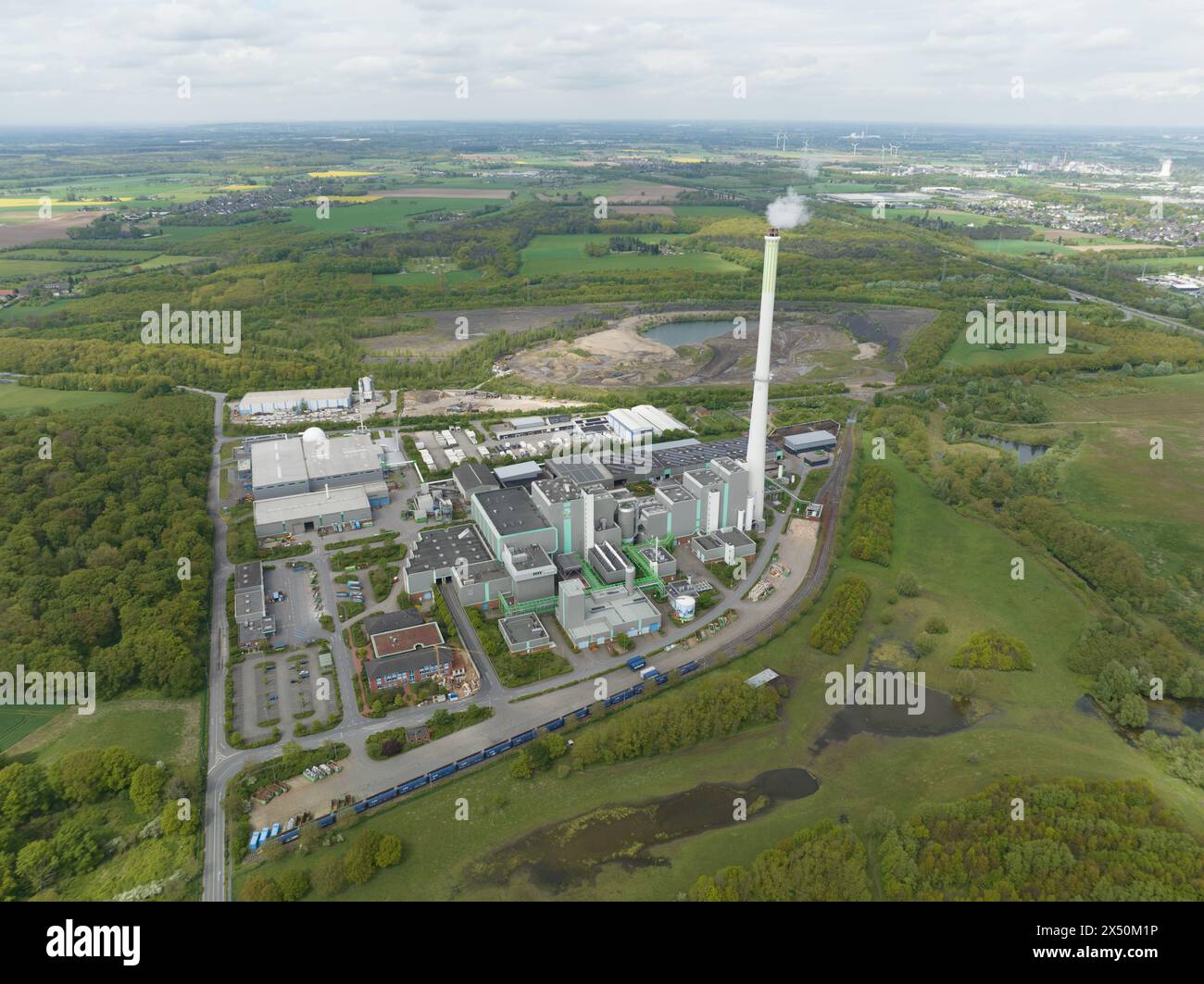 The Asdonkshof waste incineration plant in Kamp Lintfort. Thermal waste ...