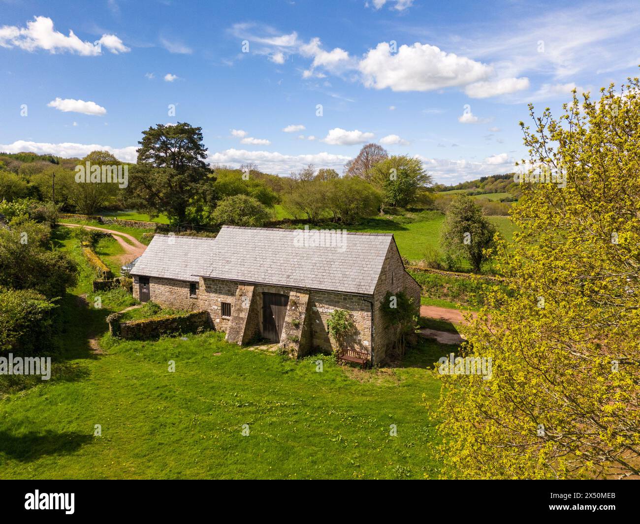 Medievalbarn at Pentwyn Farm, Wales Stock Photo - Alamy