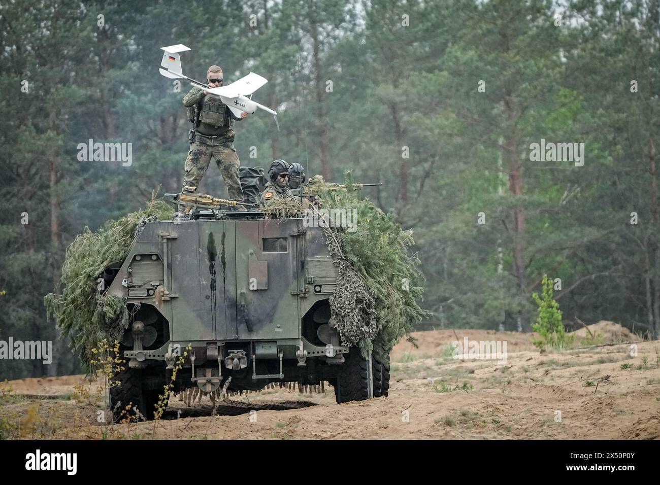 Pabrade, Lithuania. 06th May, 2024. A Bundeswehr soldier launches the ...