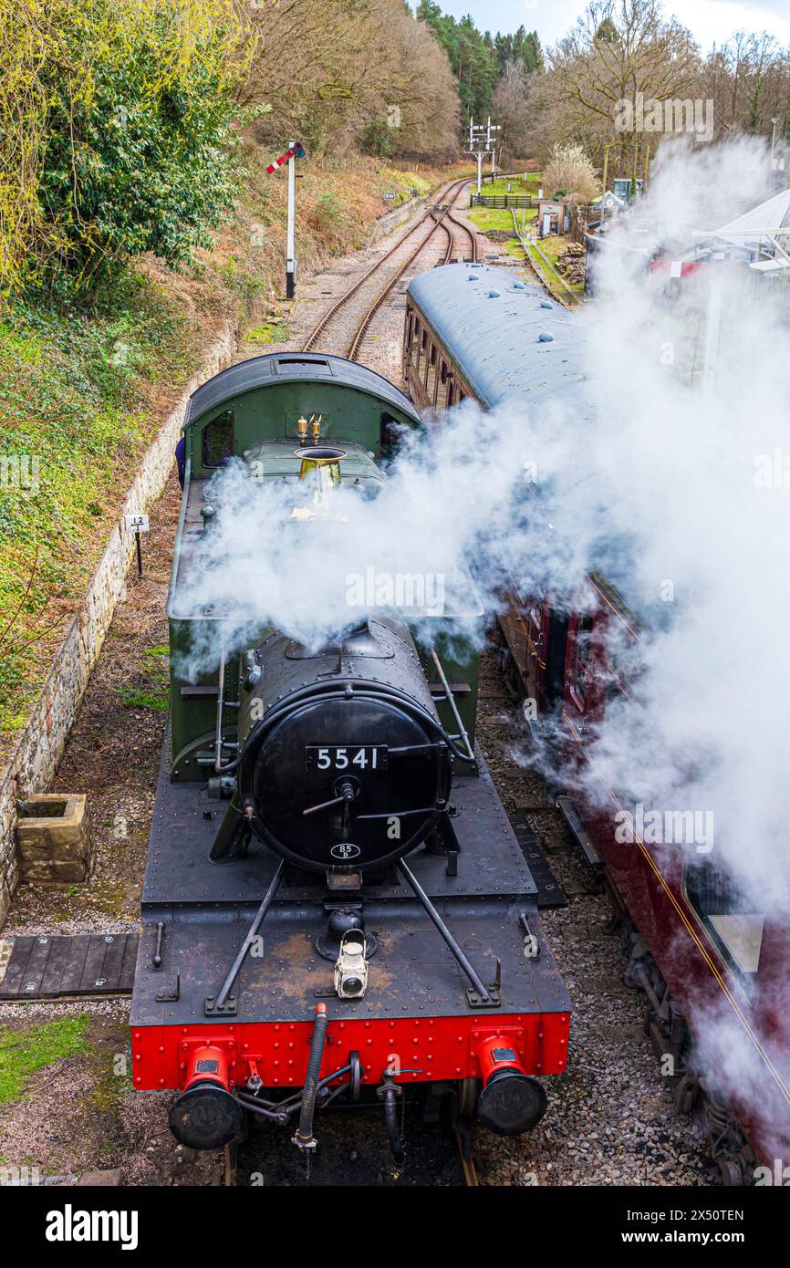 Repositioning 4575 class small Praire tank engine no. 5541 (built 1928 ...