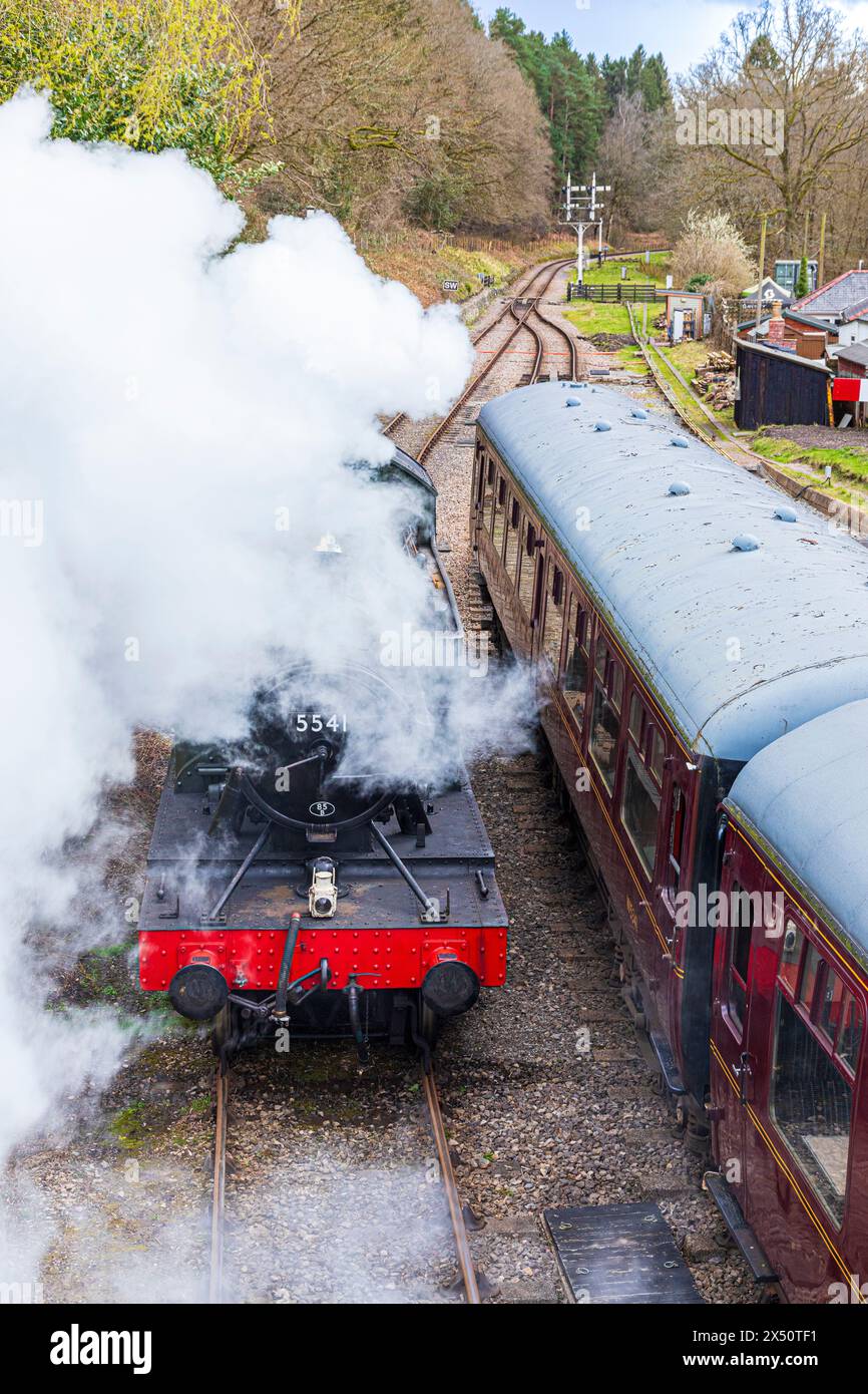 Repositioning 4575 class small Praire tank engine no. 5541 (built 1928 ...