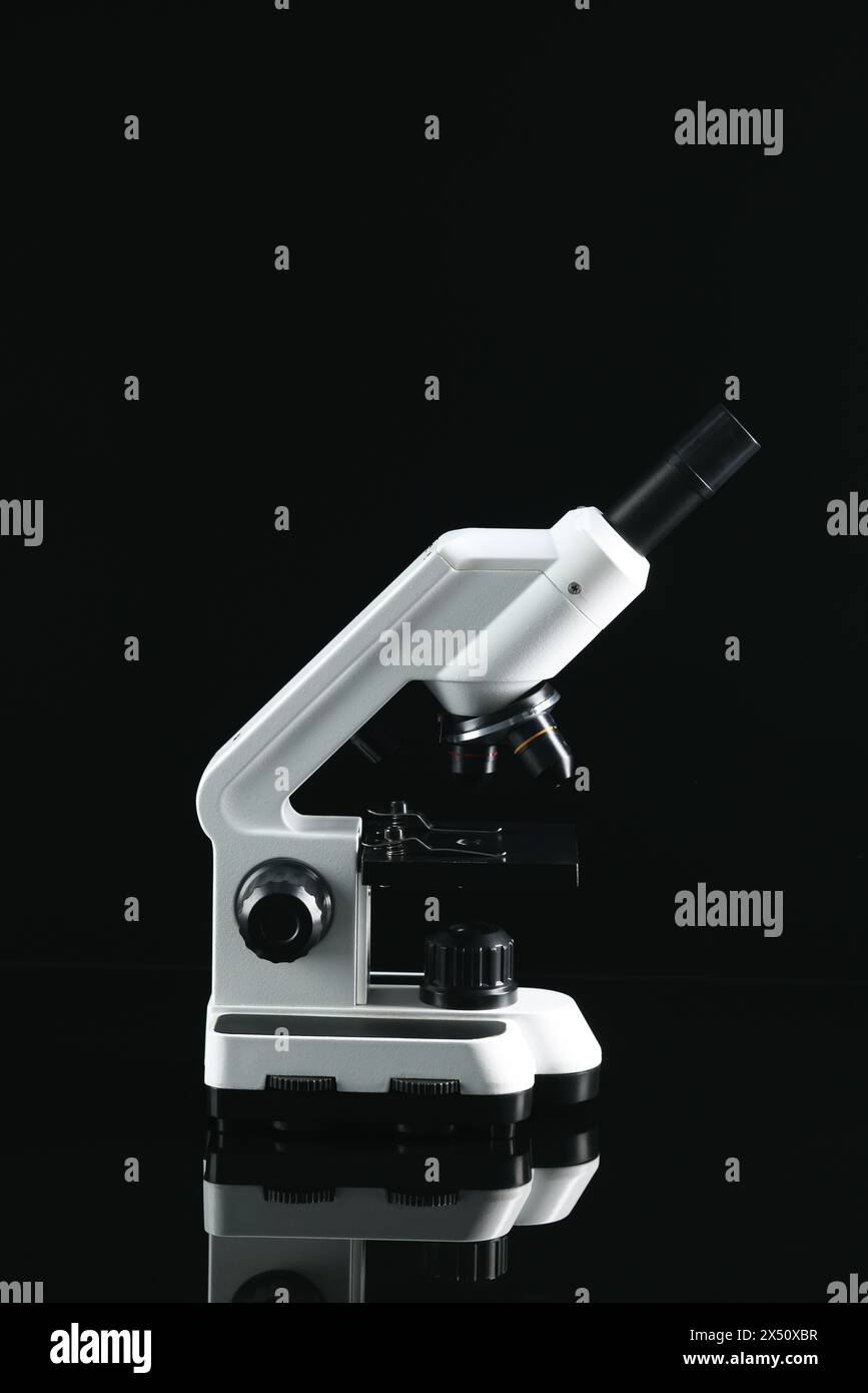 Scientific microscope tool black hi-res stock photography and images ...