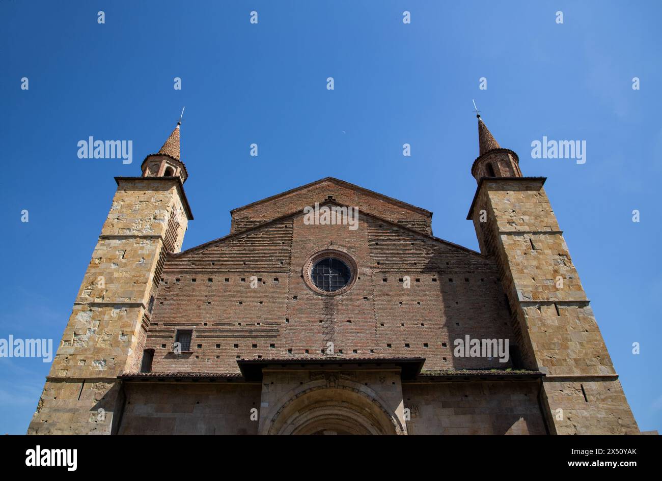 Romanesque door from an old church hi-res stock photography and images ...