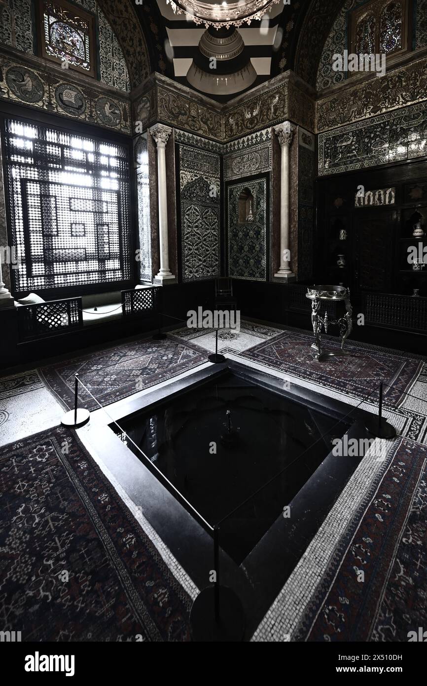 Leighton house interior hi-res stock photography and images - Alamy