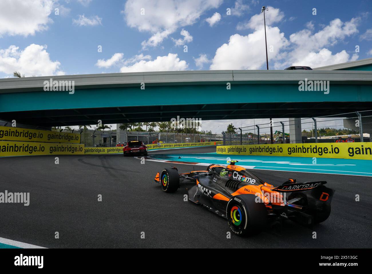 04 NORRIS Lando (gbr), McLaren F1 Team MCL38, action behind the safety car, during the Formula 1 ...