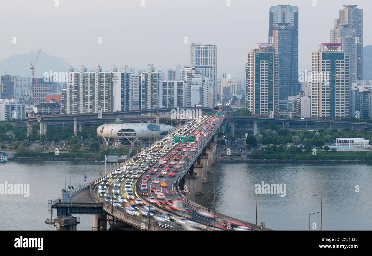 General view of vehicles passing through Cheongdam Bridge, one of the ...