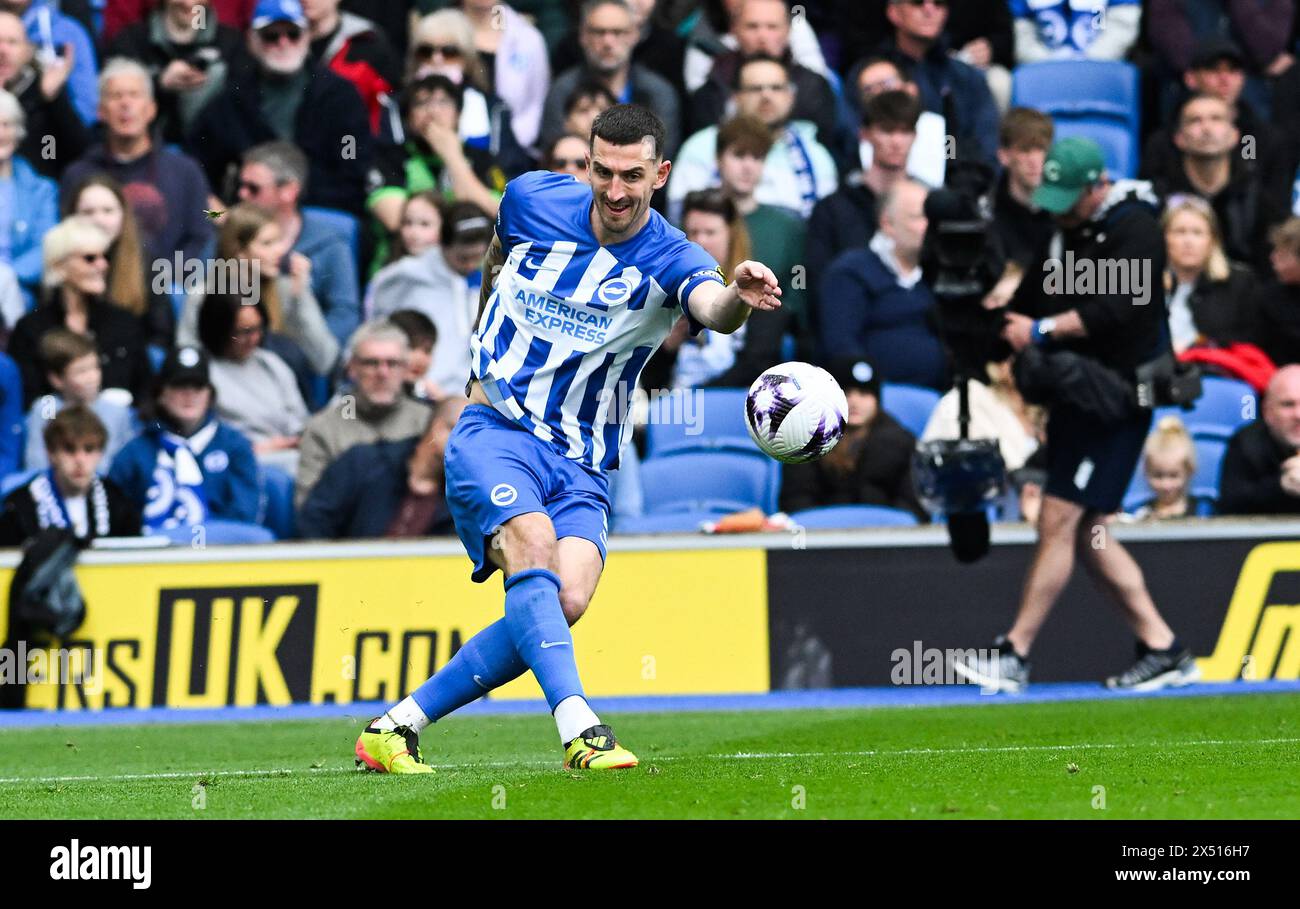 Brighton footballer lewis dunk hi-res stock photography and images - Alamy