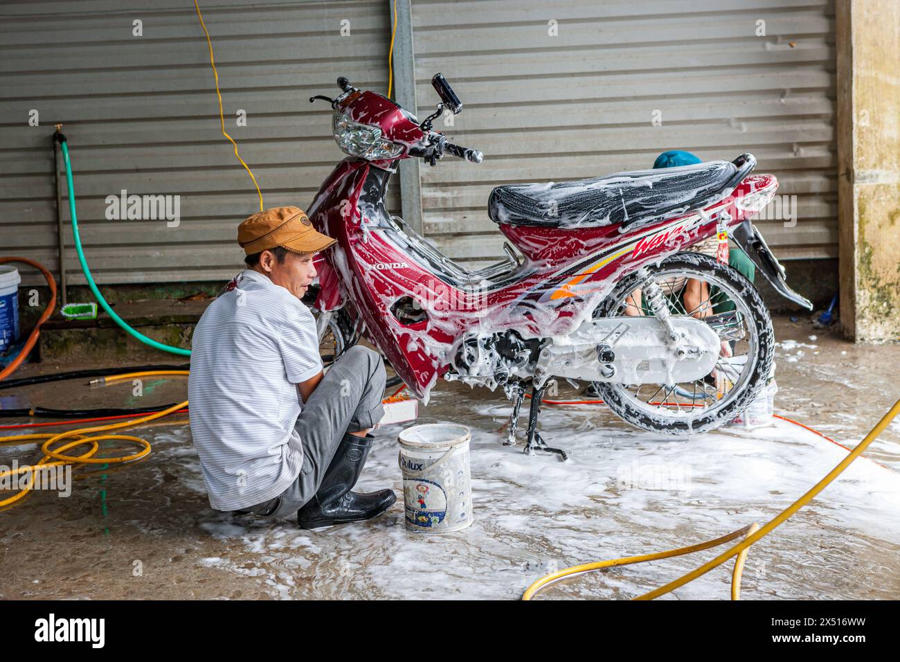 Motor wash hi-res stock photography and images - Alamy