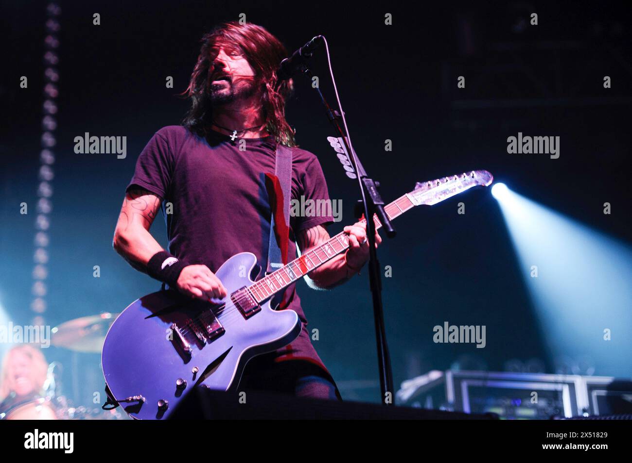London, UK. 25 Feb 2011. Lead singer Dave Grohl of American rock band ...
