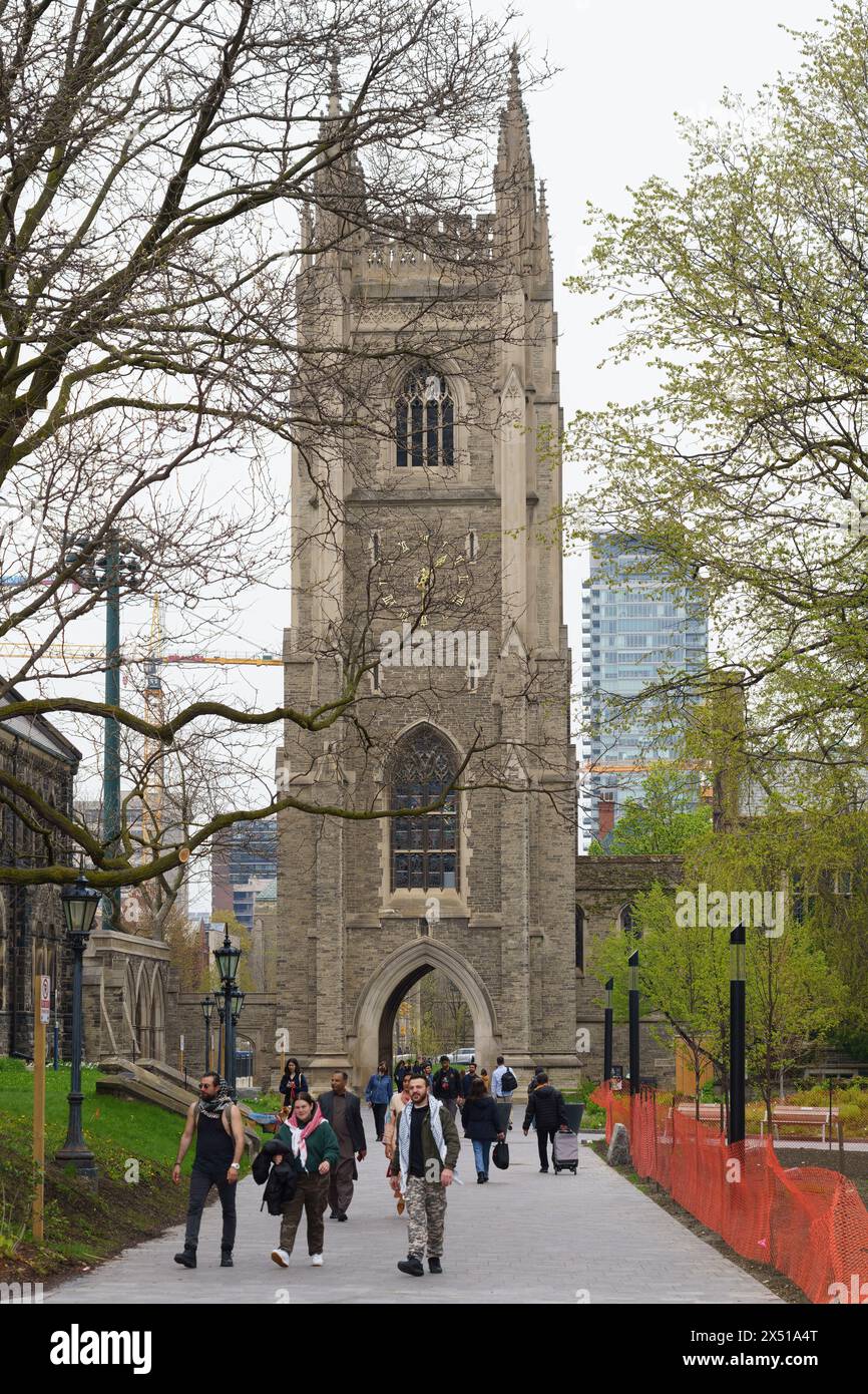 University toronto soldiers tower hi-res stock photography and images ...