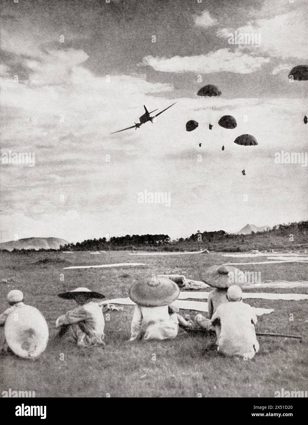 Wwii parachutes hi-res stock photography and images - Alamy