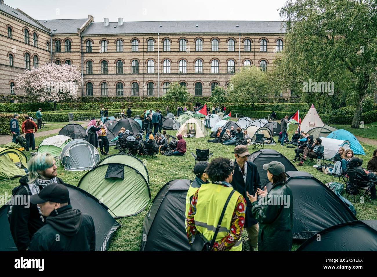 Copenhagen, Denmark. 06th May, 2024. Students set up camp at the City ...
