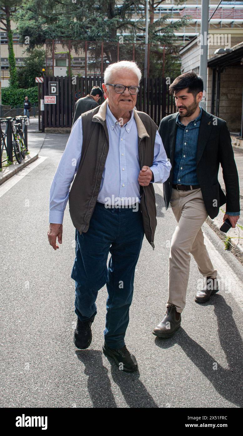 Roma, Italia. 13th Apr, 2024. Codacons vs Fedez. Uscita dal Tribunale ...