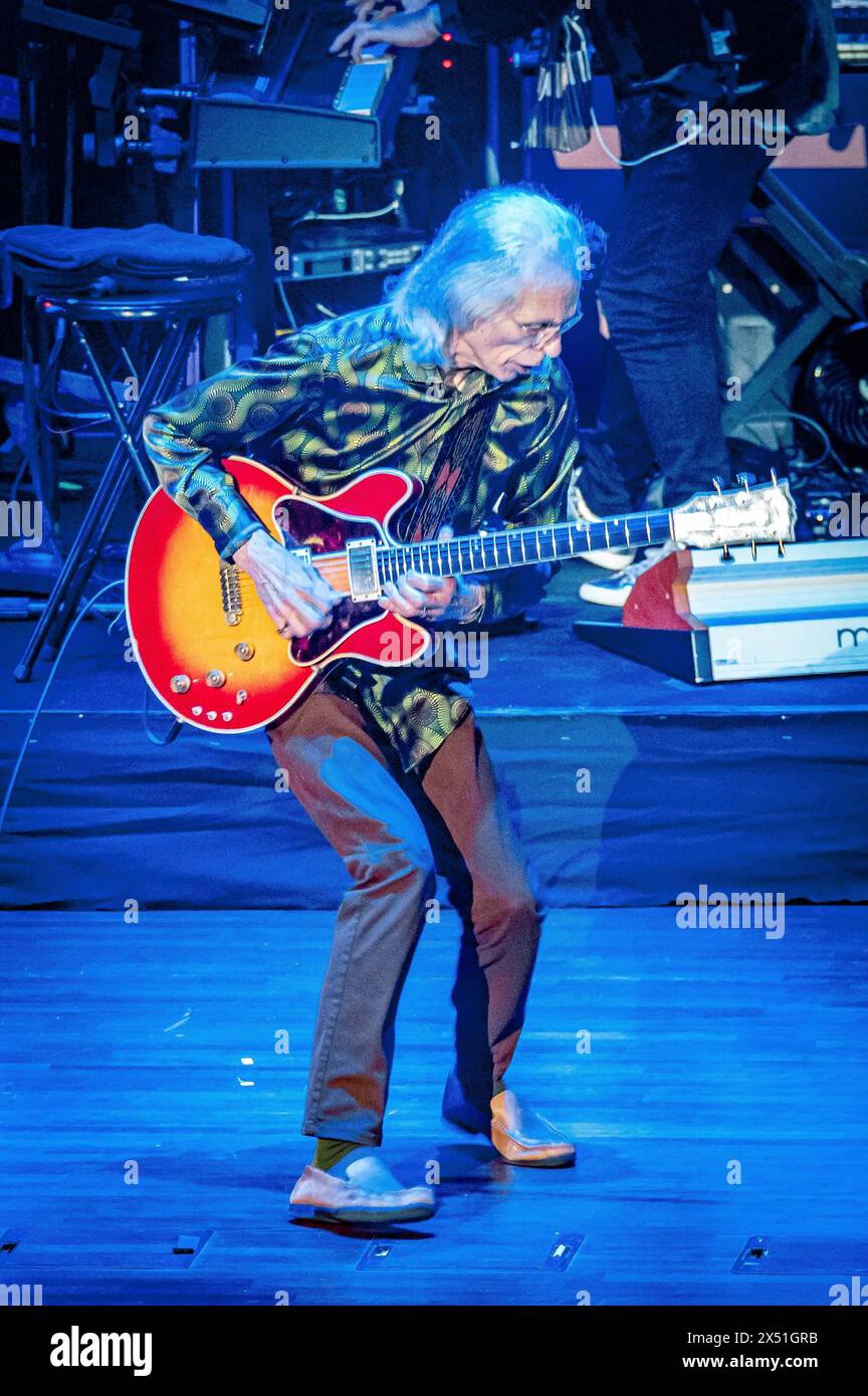 Music Concert - Yes - The Classic Tales of Yes Tour 2024 Steve Howe ...