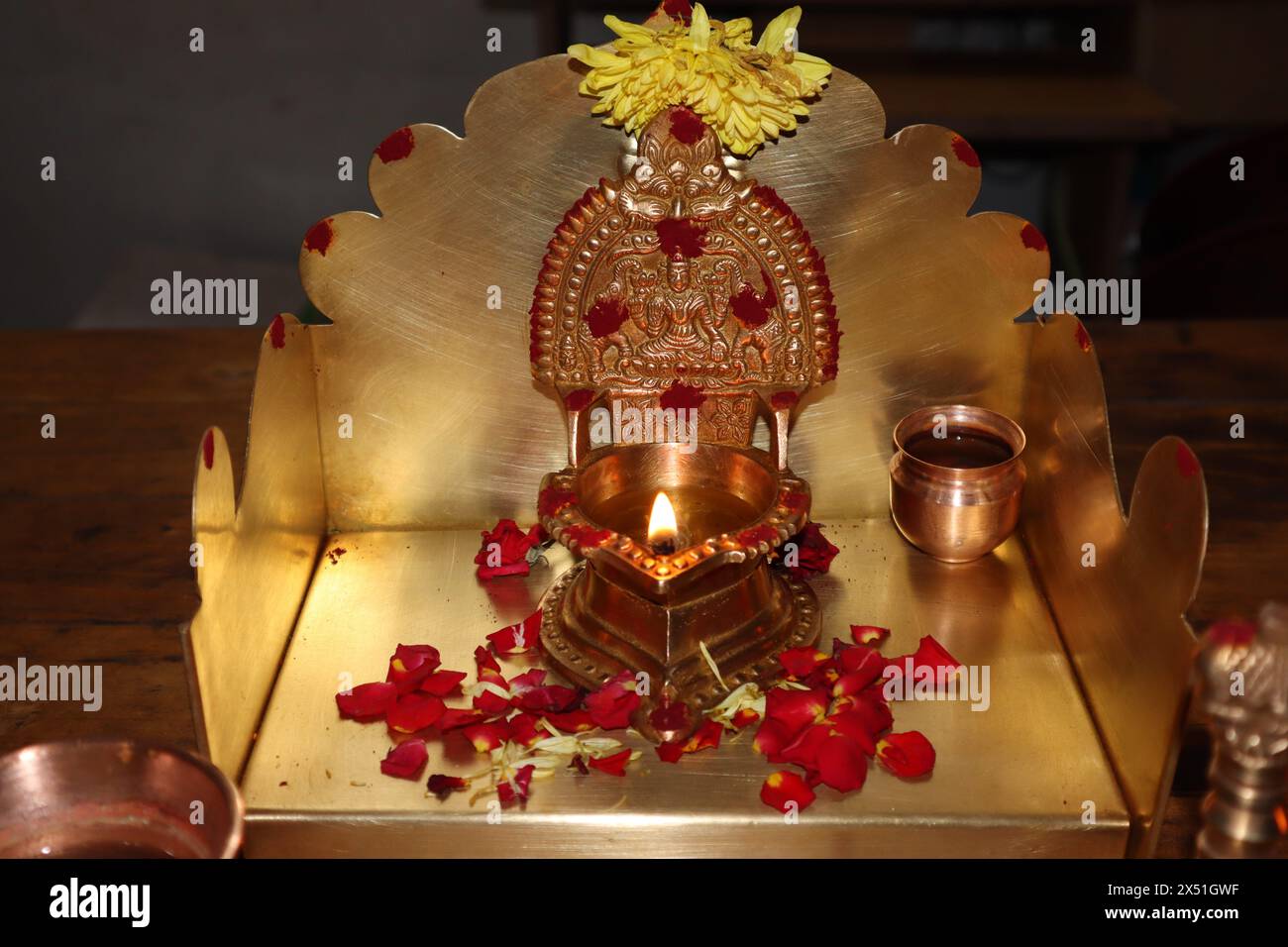 Tamil wedding stage. South Indian traditional pooja lamb(kamatchi ...