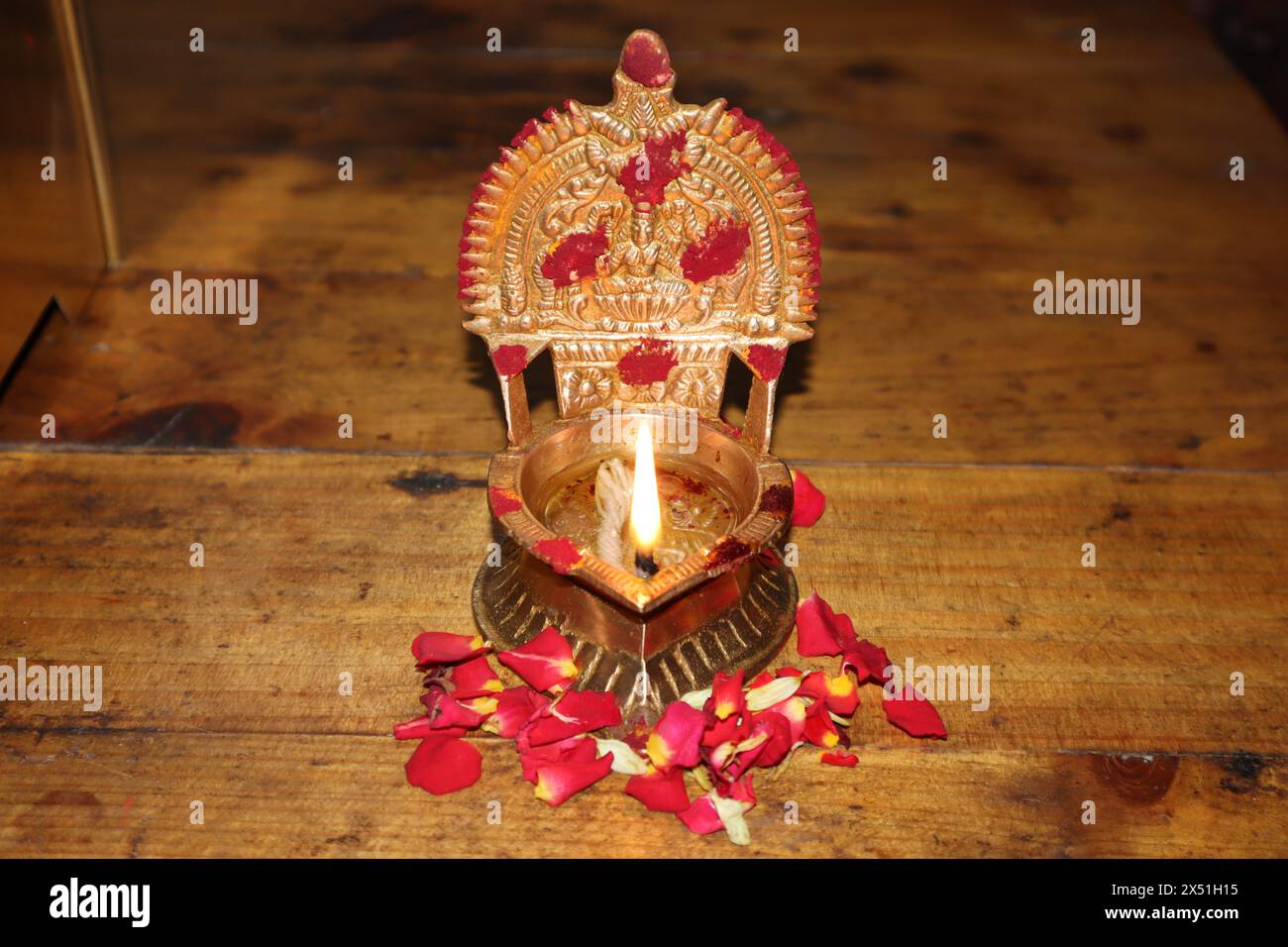 Tamil wedding stage. South Indian traditional pooja lamb(kamatchi ...