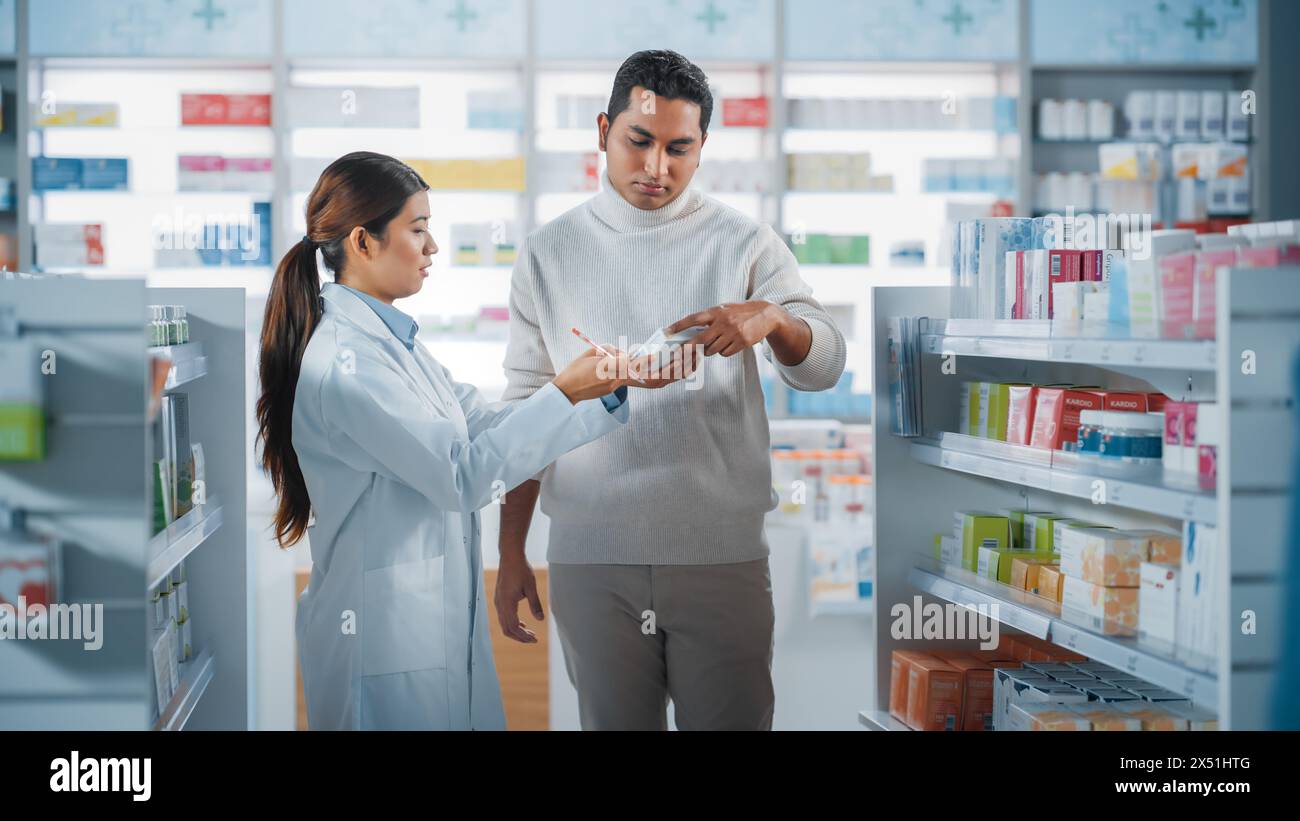 Indian male shop assistant hi-res stock photography and images - Alamy