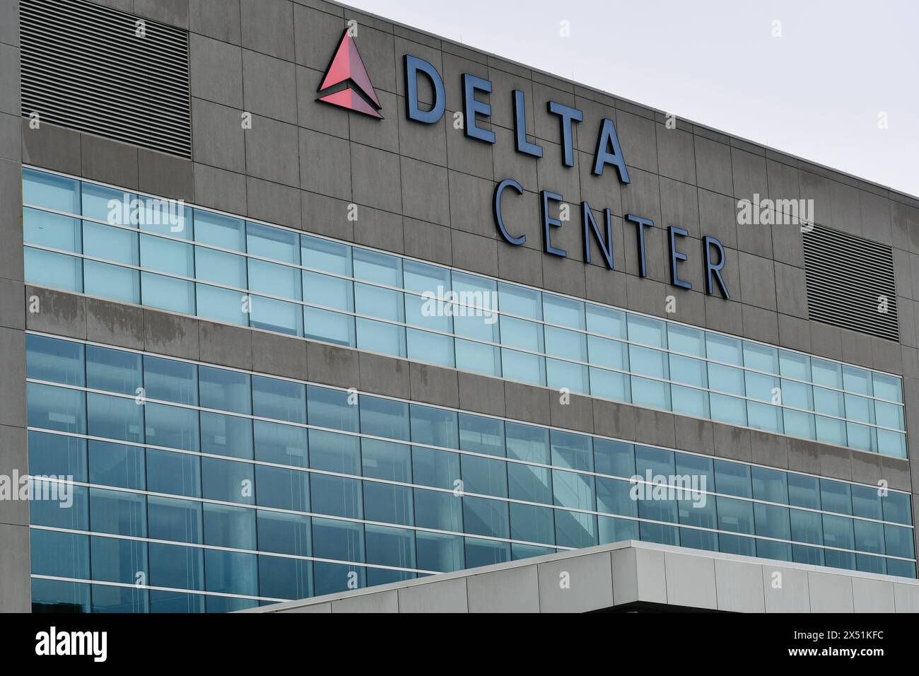 Delta center hockey hi-res stock photography and images - Alamy