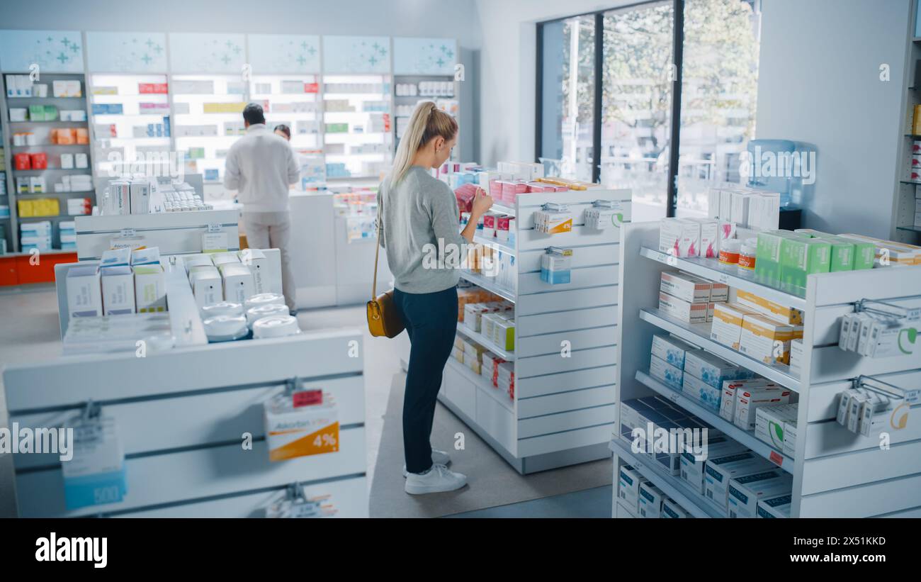 Estabslishing hi-res stock photography and images - Alamy