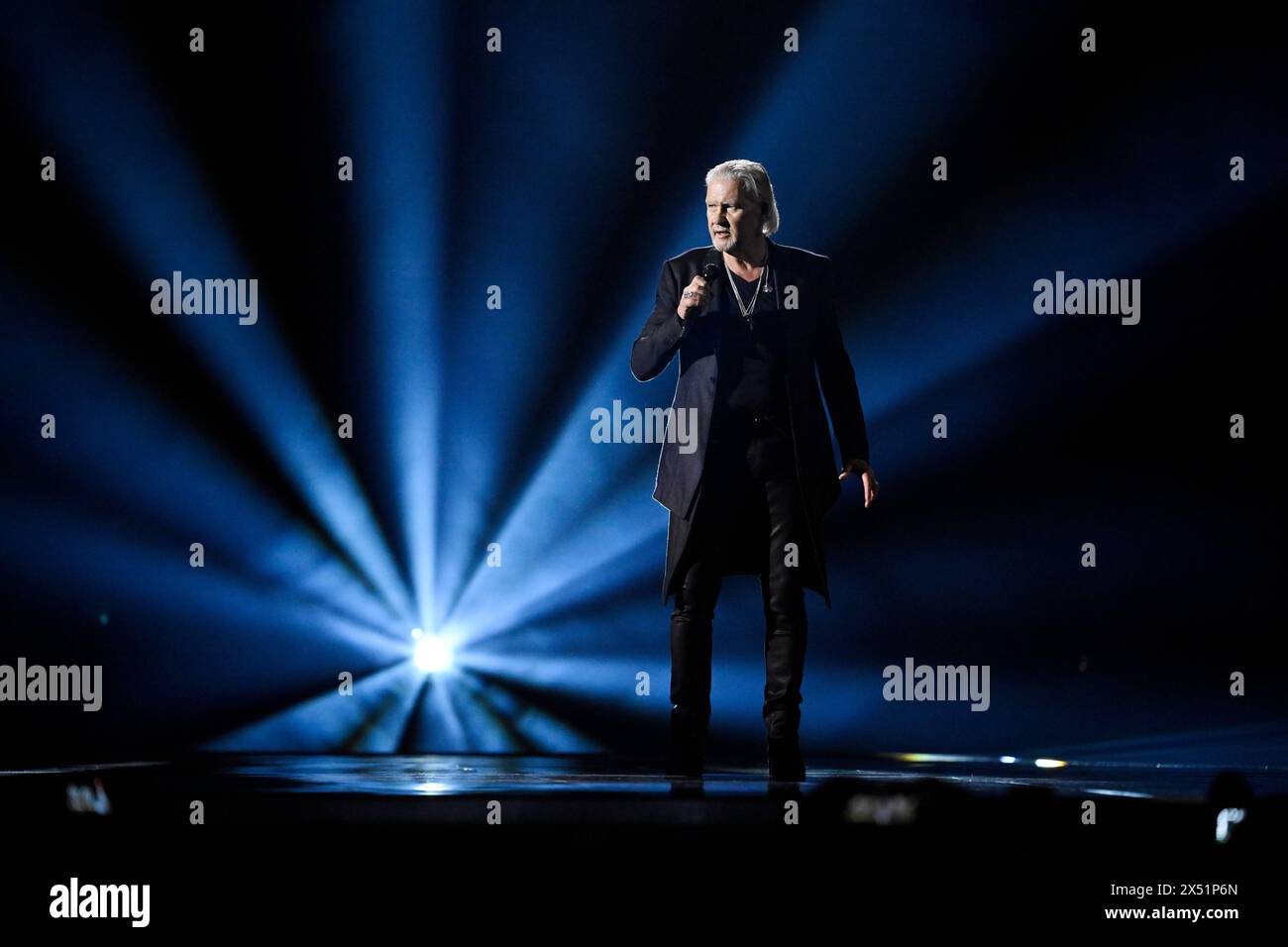 Johnny Logan sings Loreen's song 'Euphoria' which won the final in 2012 ...
