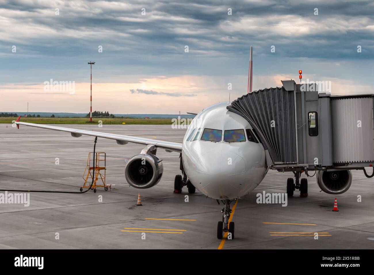 Aerobridge airbridge hi-res stock photography and images - Alamy