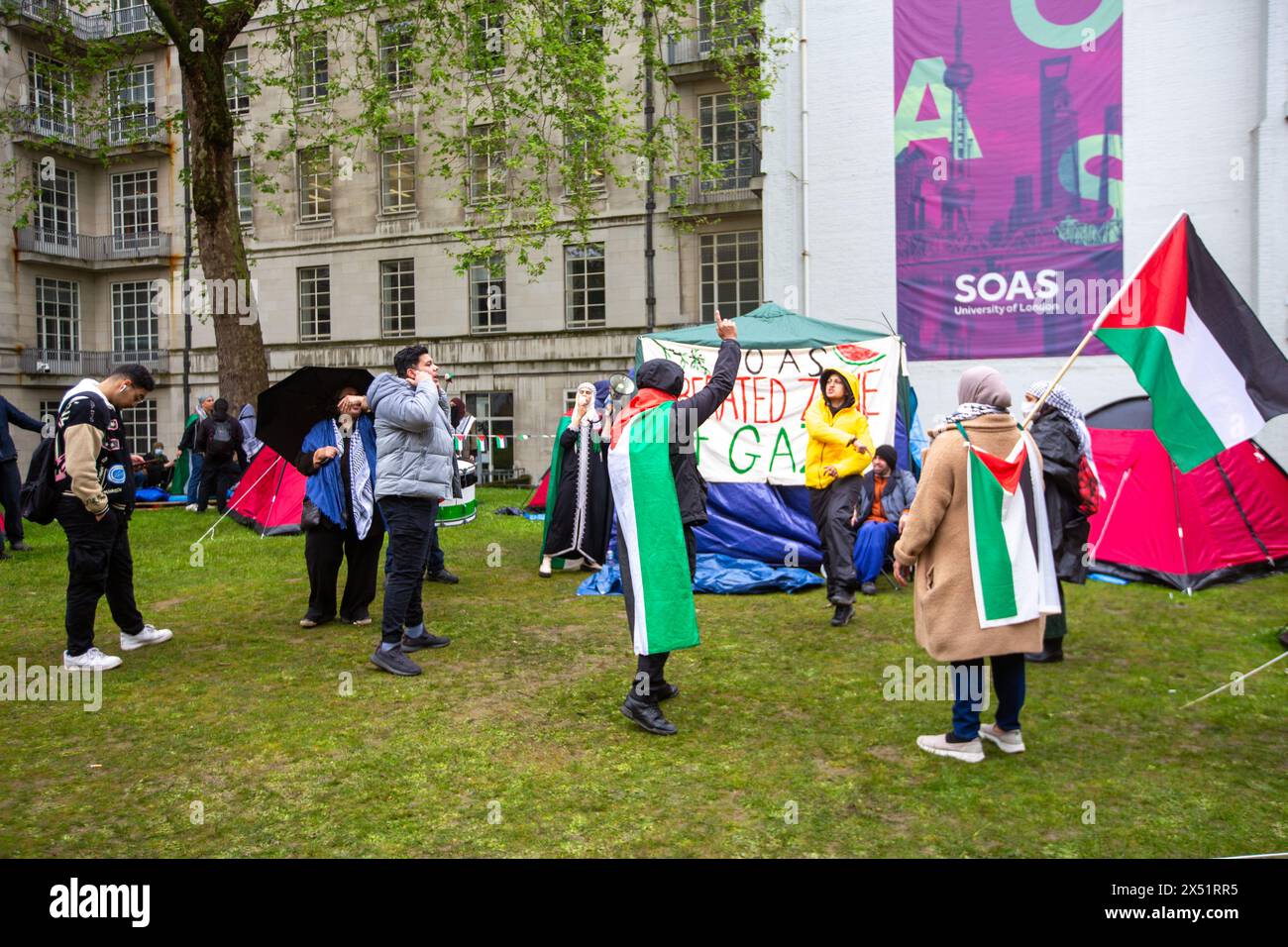 London, England, UK. 6th May, 2024. Pro-Palestine students set up tents ...