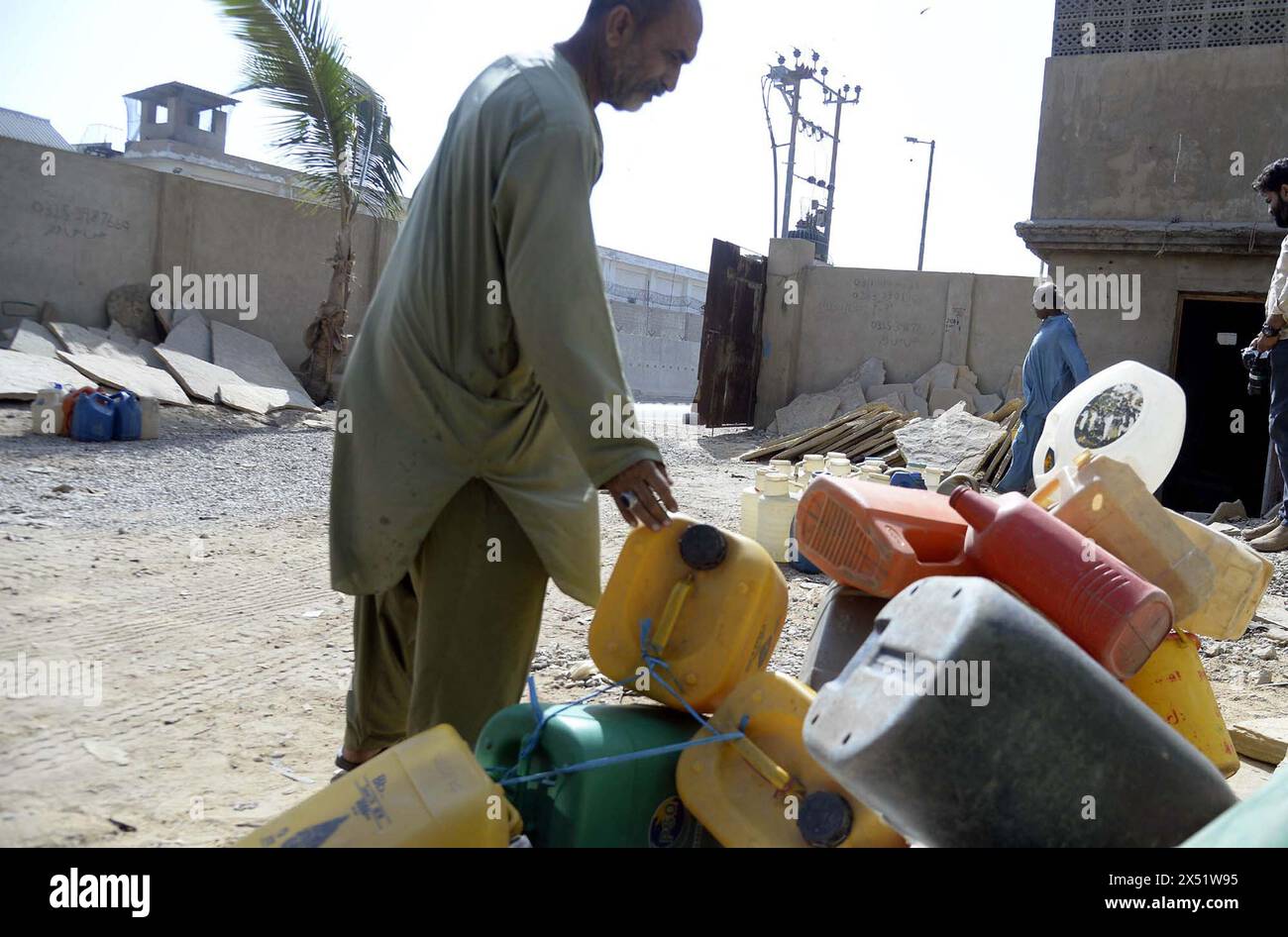 Searching for water sources hi-res stock photography and images - Alamy