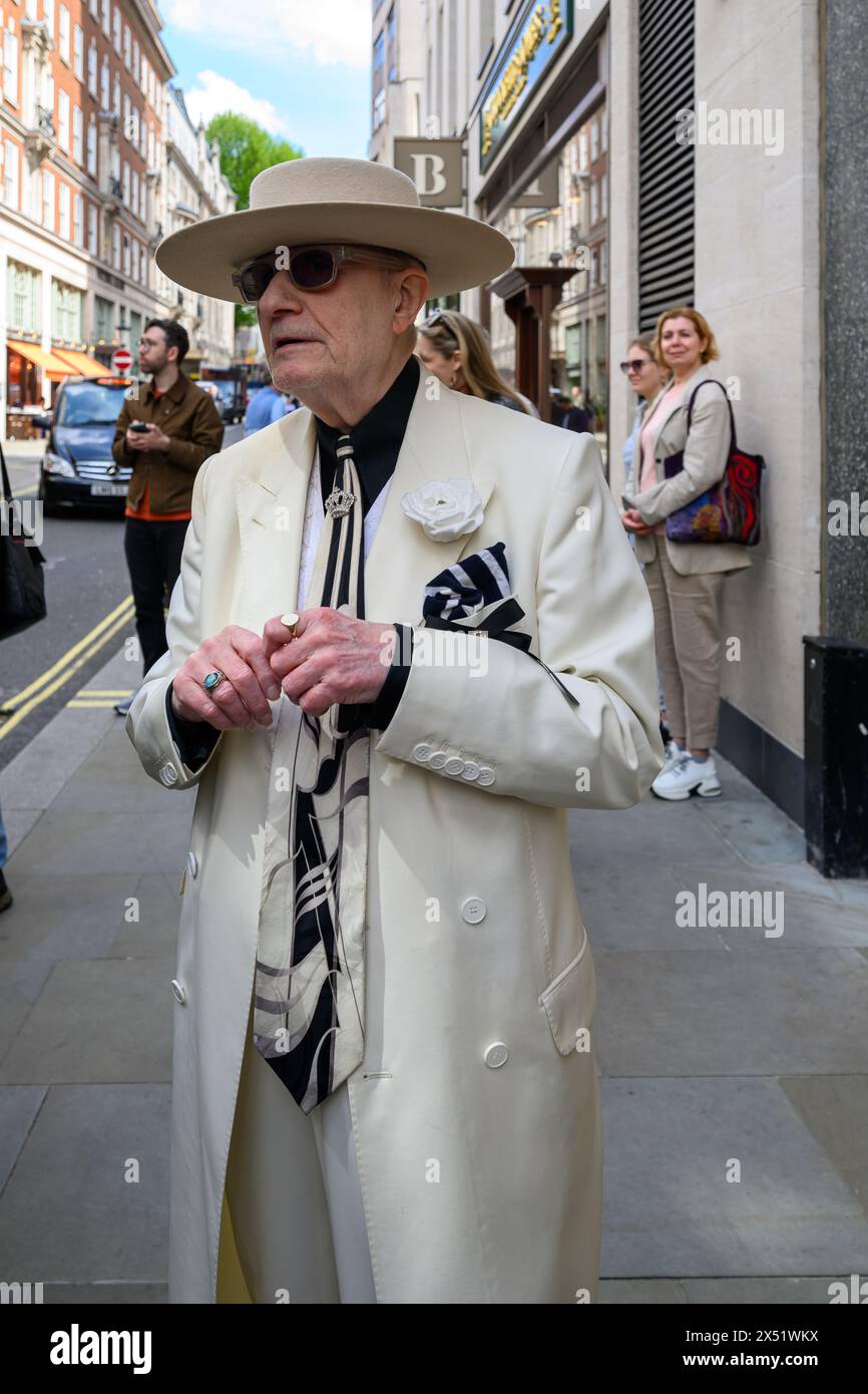 London, UK, 5th May 2024, The Fourth Grand Flaneur Walk took on Sunday ...