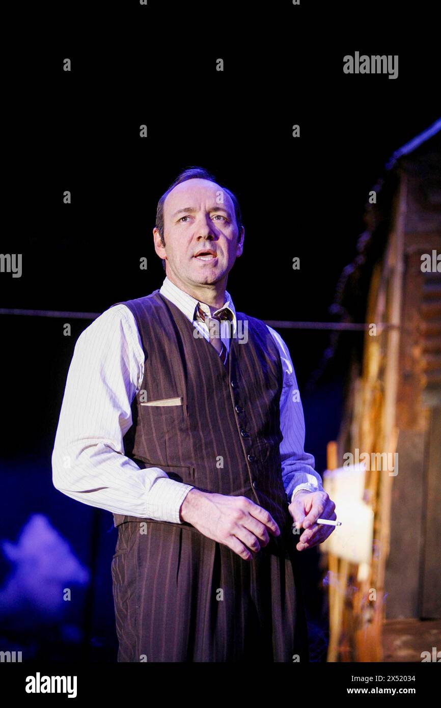 1920s stage moon hi-res stock photography and images - Alamy
