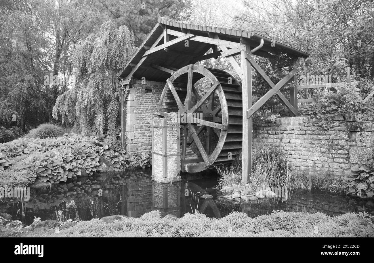 Old waterwheel hi-res stock photography and images - Alamy
