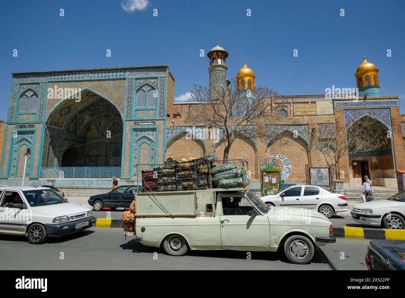 Sanandaj, Iran - April 13, 2024: Jameh Mosque of Sanandaj in Kurdistan ...